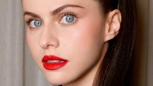 El pequeño bikini que lució Alexandra Daddario para sus seguidores en ...